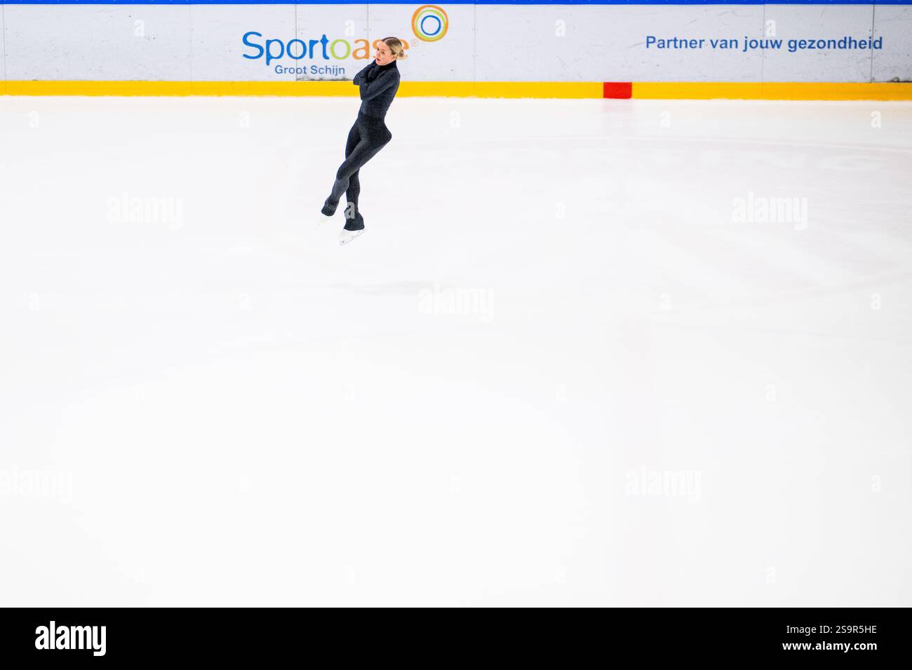 Antwerp, Belgium. 27th Jan, 2025. Belgian figure skater Loena Hendrickx ...