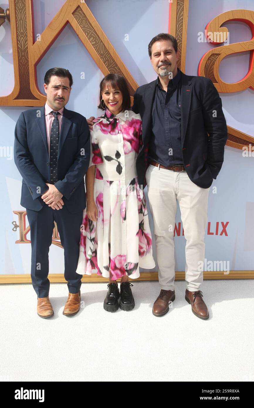 Jason Schwartzman, Rashida Jones, Sergio Pablos at the 'Klaus' film ...