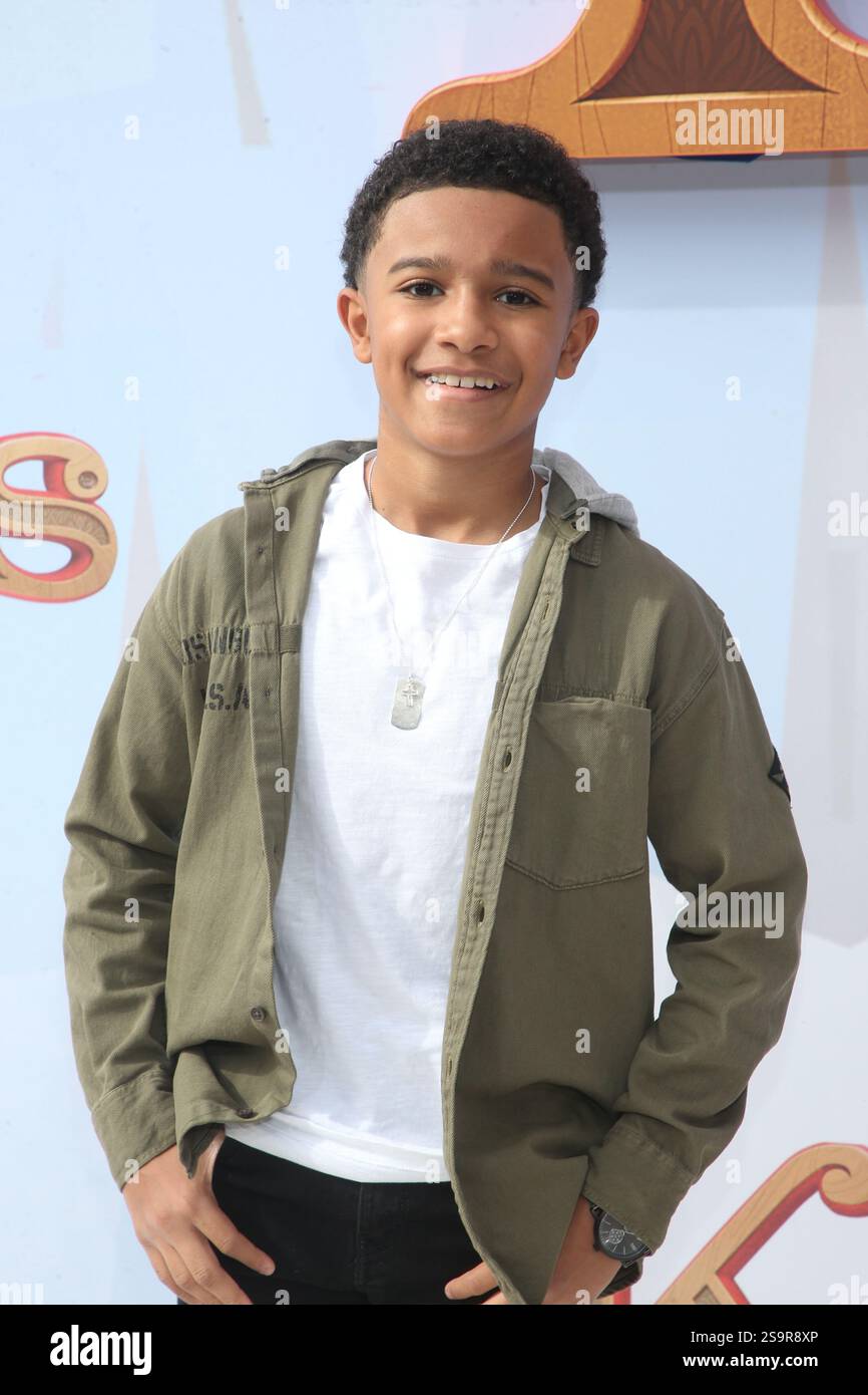 Cameron J. Wright at the 'Klaus' film premiere, Los Angeles, USA - 2nd ...