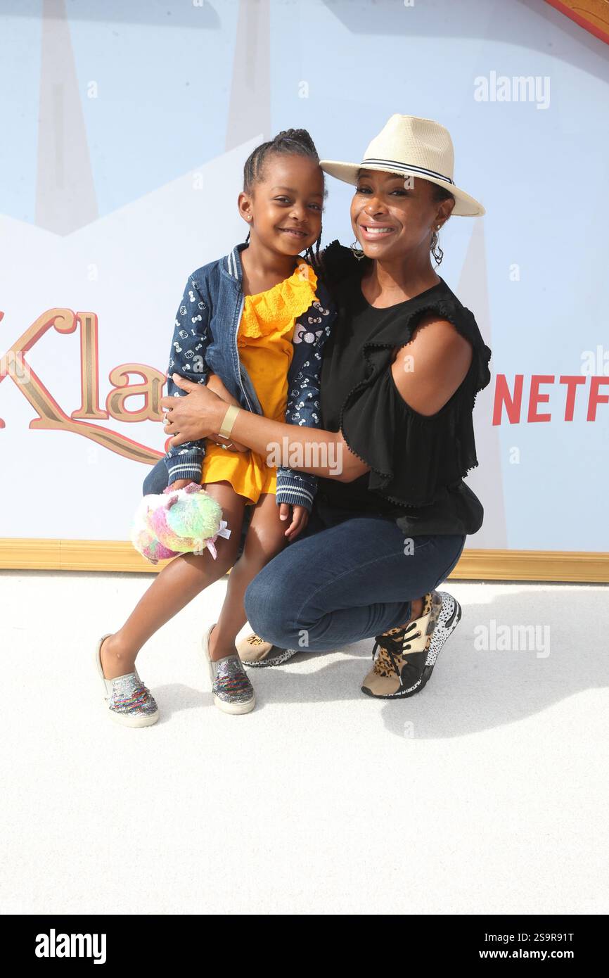 Tanika Ray and Daughter at the 'Klaus' film premiere, Los Angeles, USA ...
