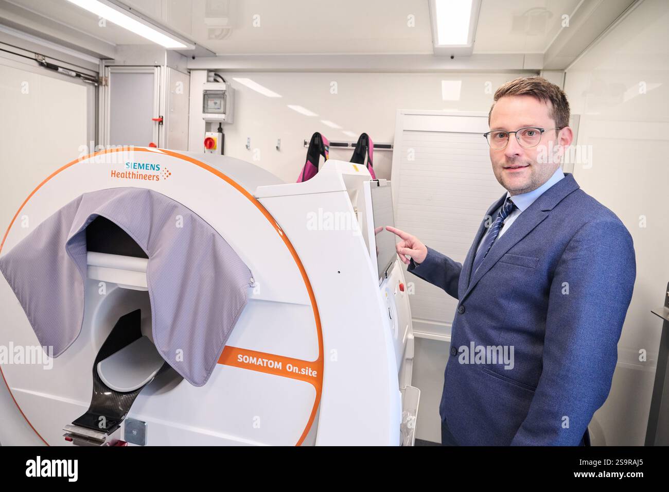 Berlin, Germany. 27th Jan, 2025. Johann Rink, senior radiologist and ...