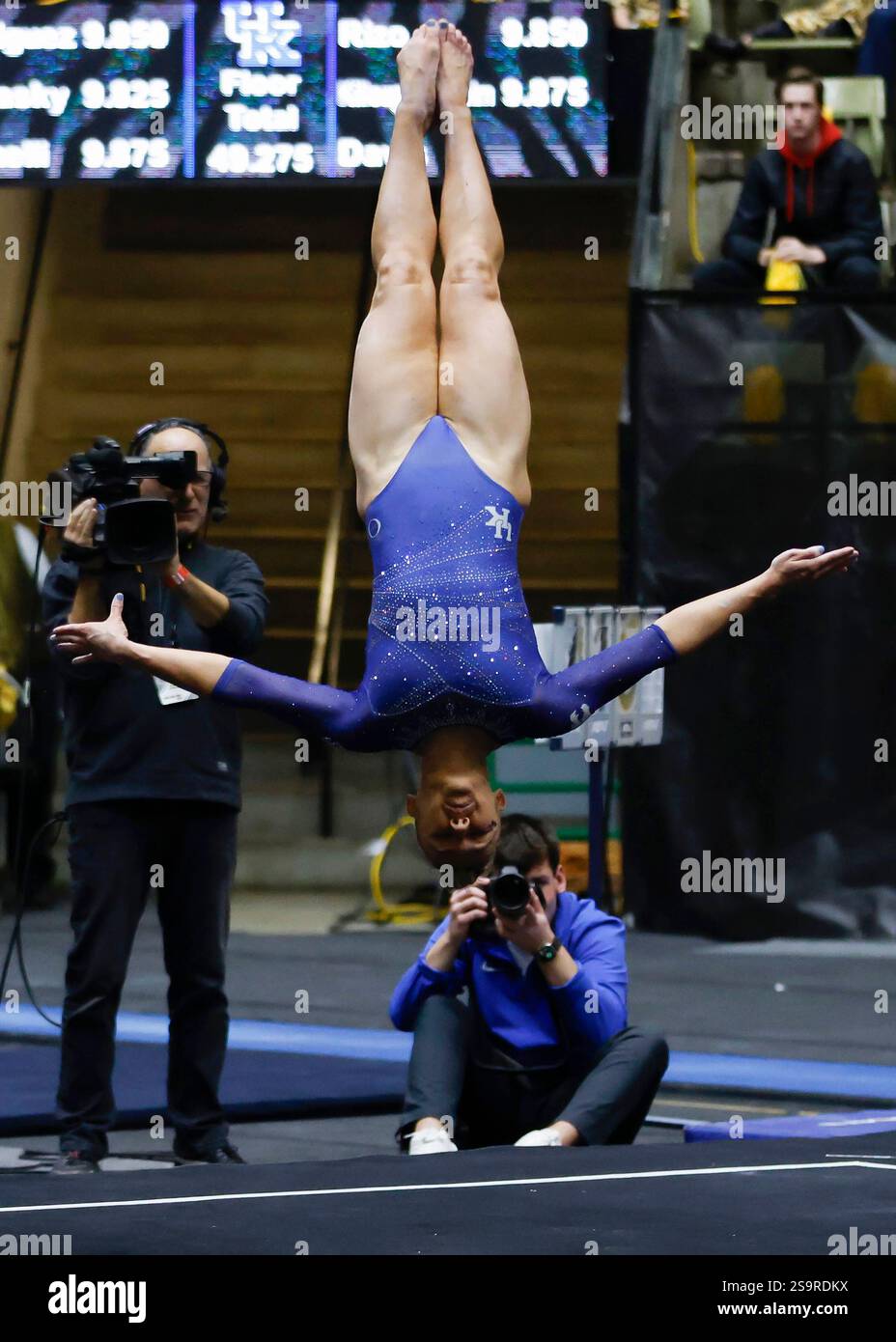 Kentucky's Hailey Davis competes in the floor exercise during an NCAA ...