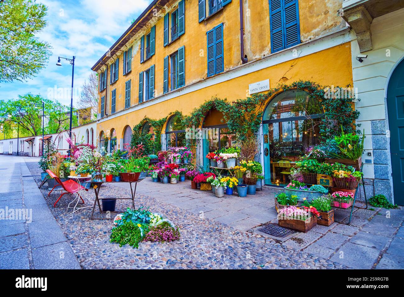 Croce medievale hi-res stock photography and images - Alamy