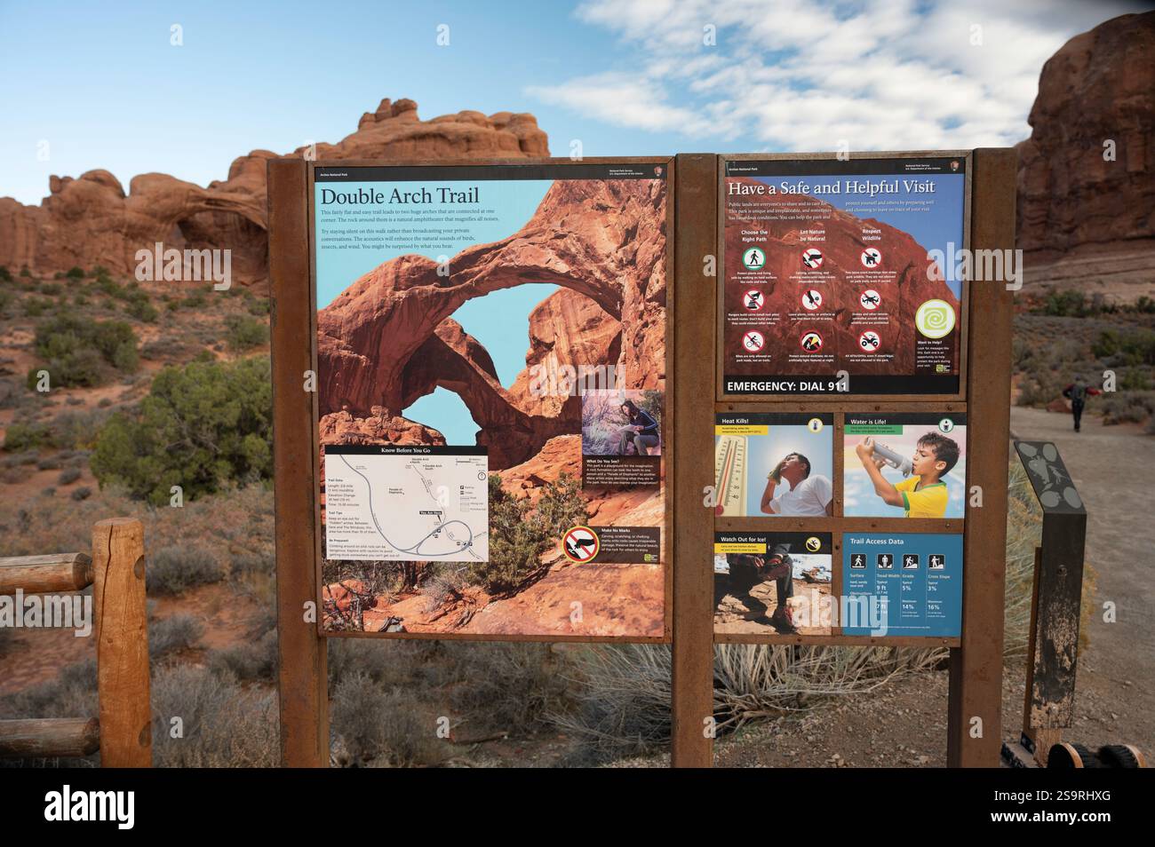 Double Arch in Arches National Park Trail signage Stock Photo - Alamy