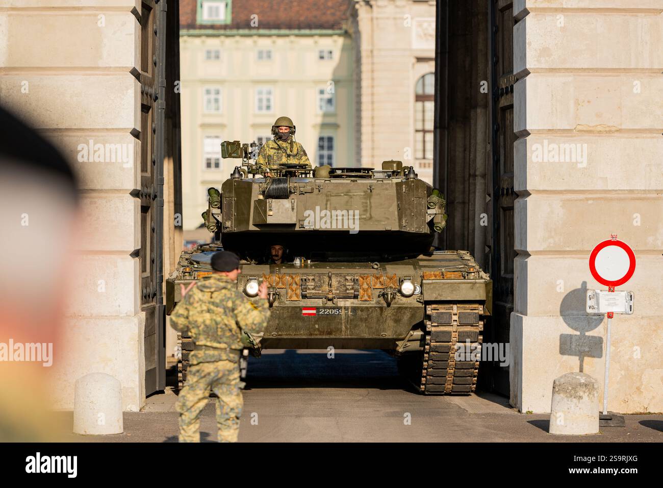 Leopard 2 rheinmetall hi-res stock photography and images - Alamy