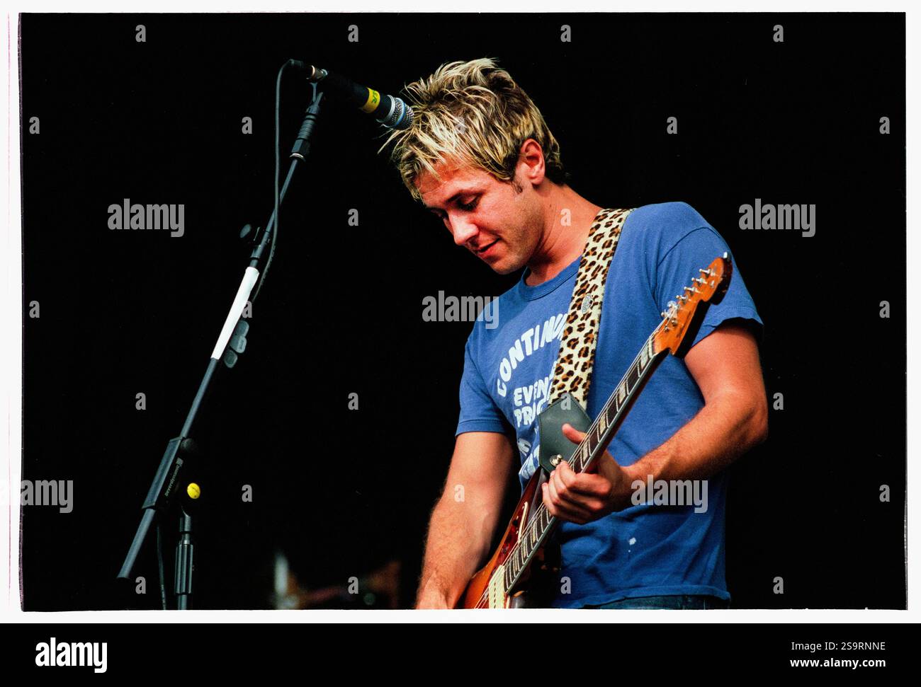 FEEDER, READING FESTIVAL 1999: Grant Nicholas the singer and guitarist ...