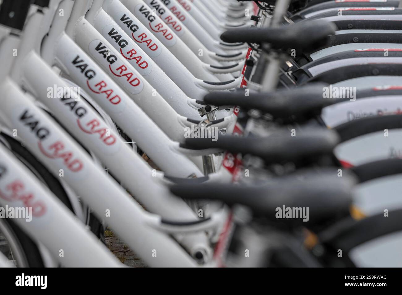 Leihräder VAG Rad Nürnberg: Aufgereiht stehen am Doku-Zentrum in ...