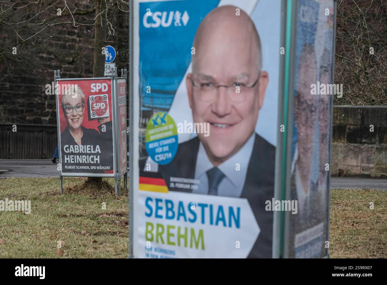 27.01.2025, Wahlplakate, Nürnberg: Wahlplakate zur Bundestagswahl 2025 ...