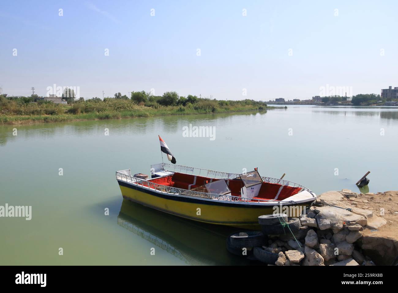 Tigris river at the Euphrates and Tigris confluence, Shatt al-Arab, Al ...