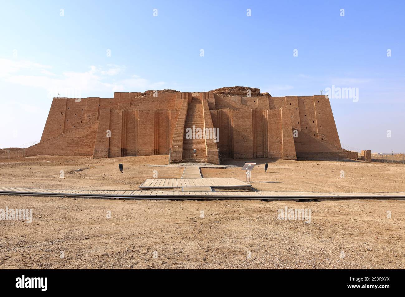 Ziggurat of ur in ancient mesopotamia hi-res stock photography and ...