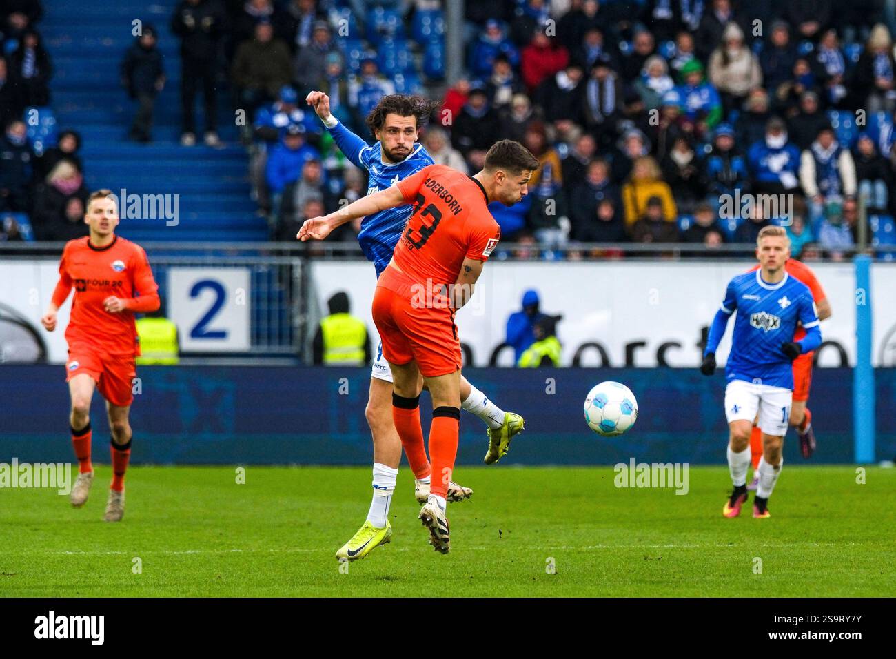 Darmstadt, Deutschland. 26th Jan, 2025. Raphael Obermair (SC Paderborn ...