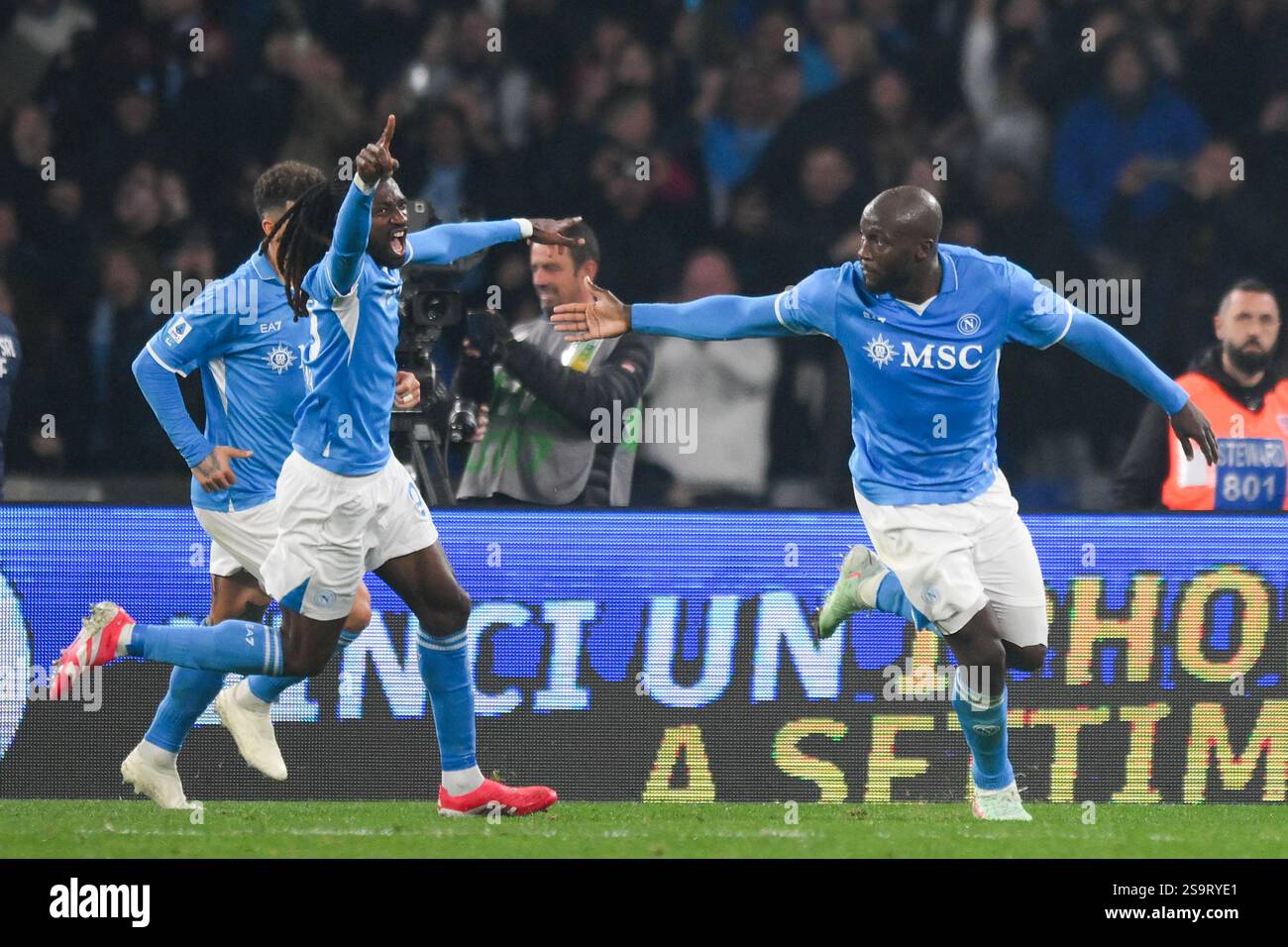 Romelu Lukaku of SSC Napoli celebrates with teammates after scoring ...
