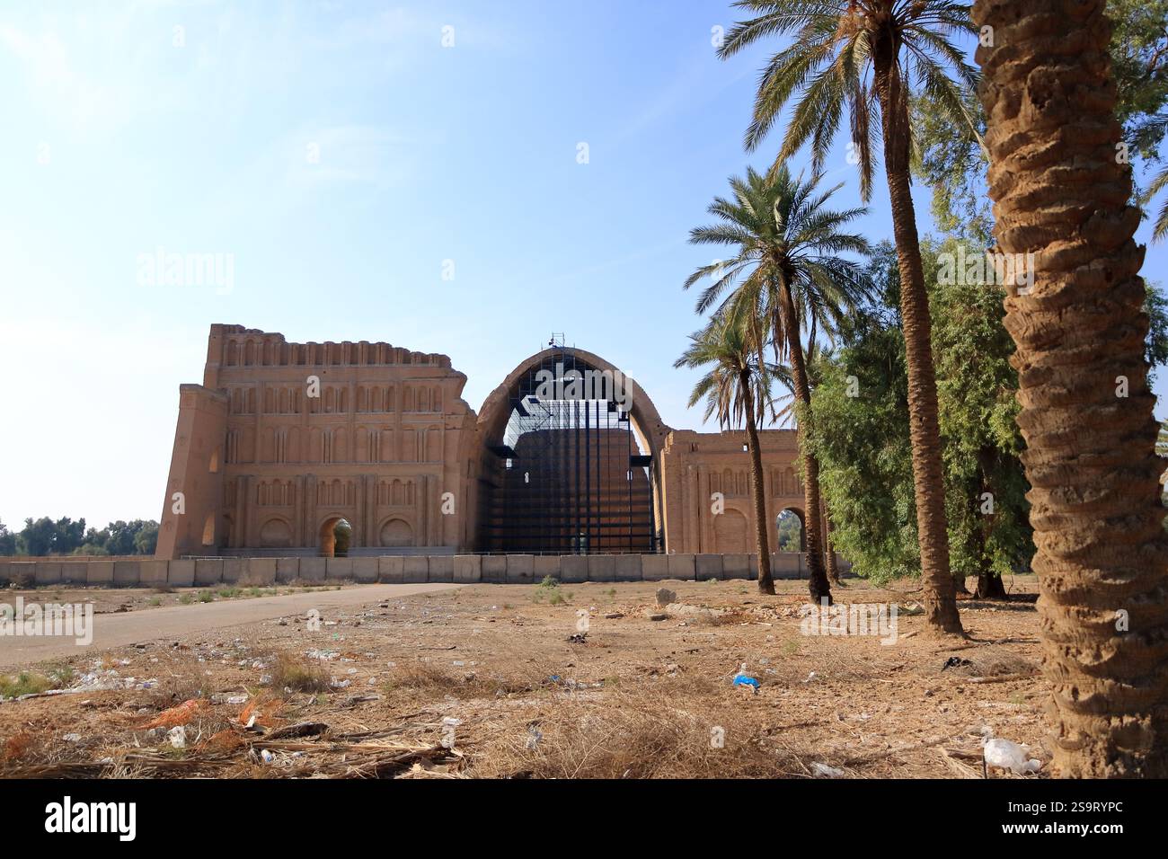 Ctesiphon, Iraq - Ktesifon Palace or Tak-i Kisra - Taq Kasra, Ctesiphon ...