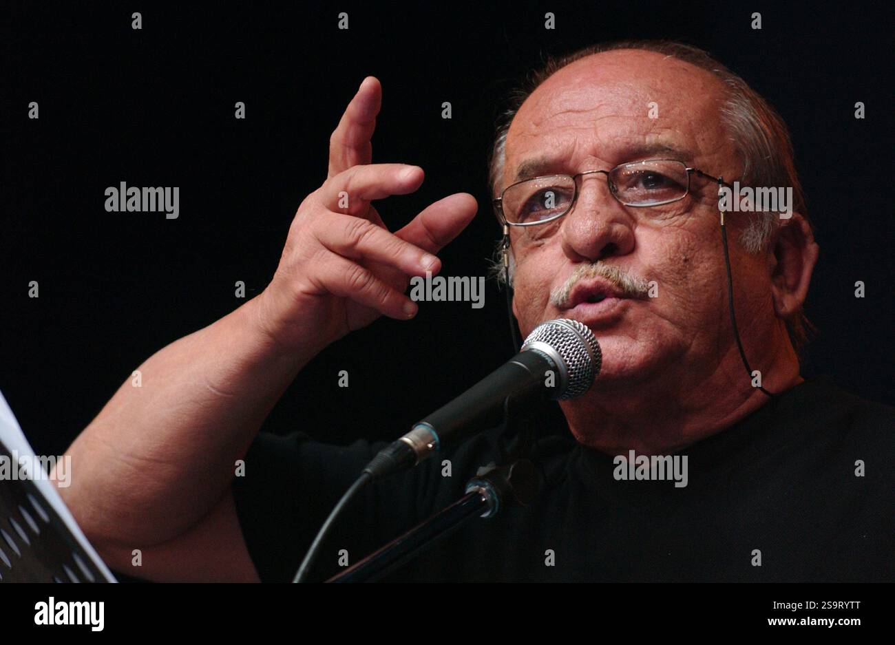 Milan Italy 21/09/2004 :Nanni Svampa, Italian singer, during the live ...