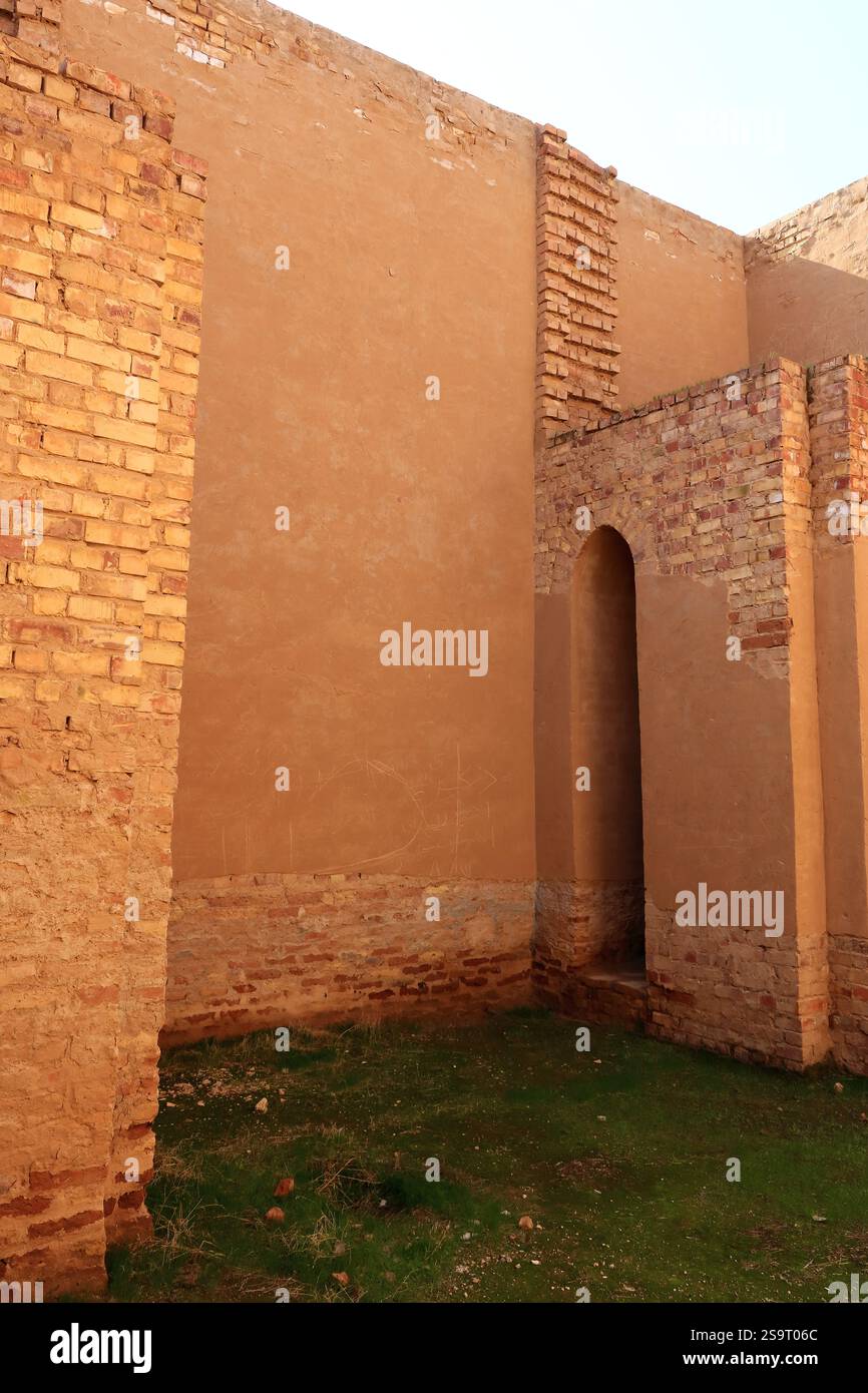 walls and bricks of renovation of the Main Caliphal Palace at Samarra ...