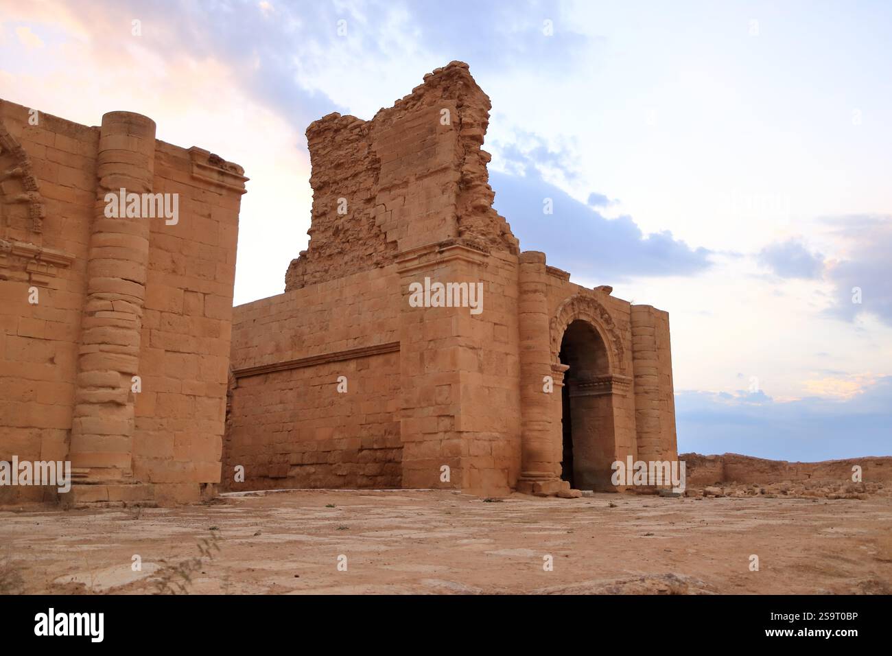Hatra in Iraq, ancient city in Upper Mesopotamia located in present-day ...