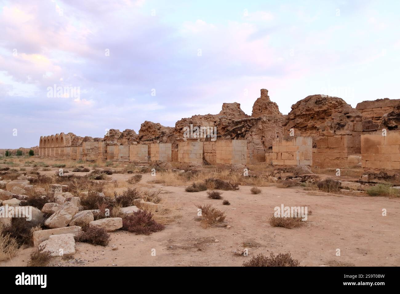 Hatra in Iraq, ancient city in Upper Mesopotamia located in present-day ...