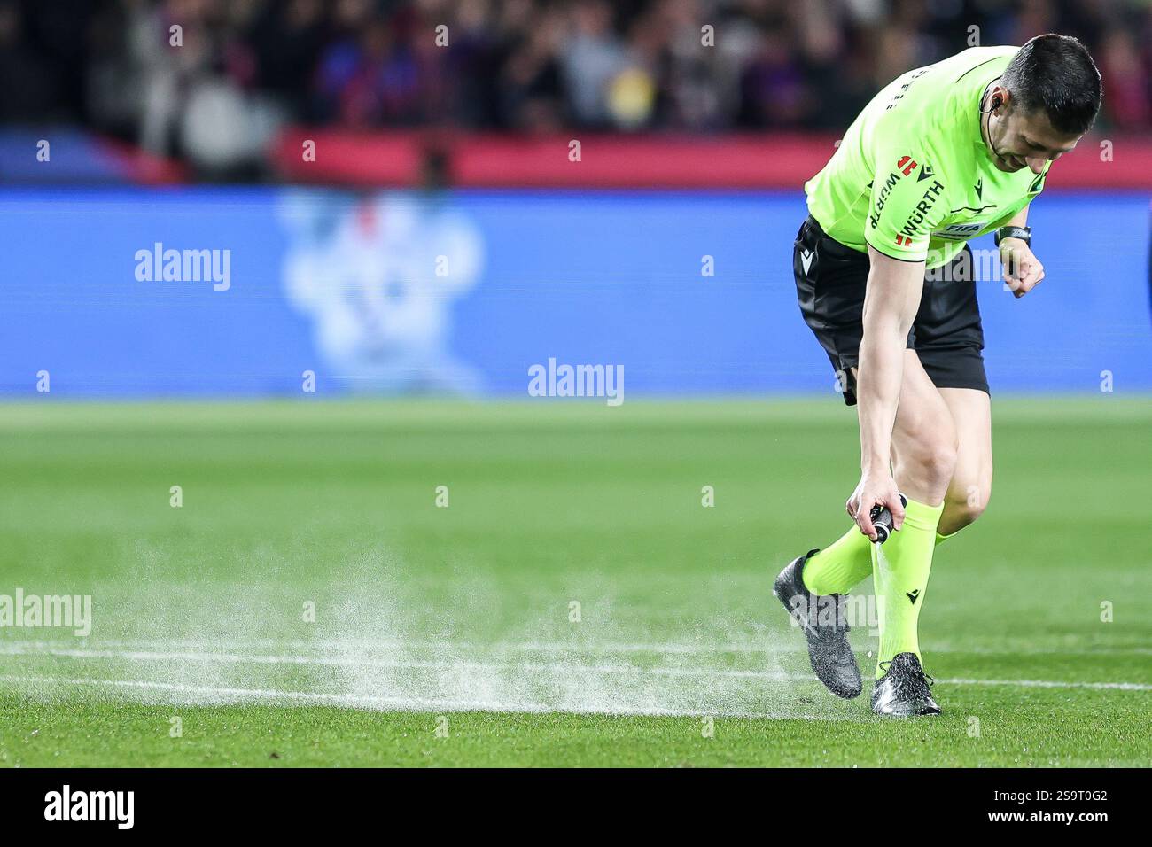 Barcelona, Spain. 26th Jan, 2025. Referee Cesar Soto Grado seen during ...