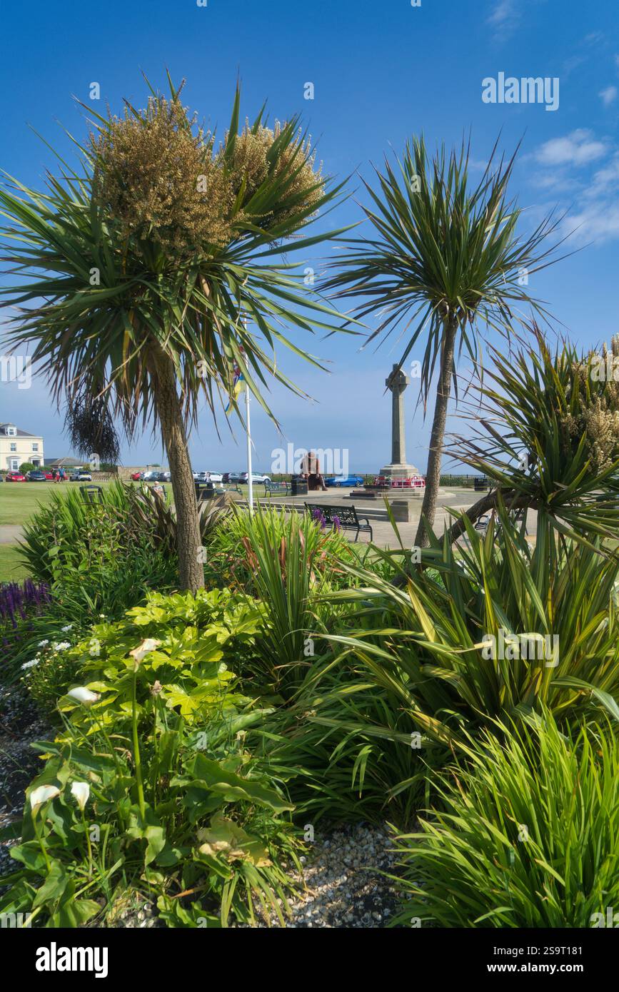 Seaham seafront with industrial mining statue. Promenade sculpture ...