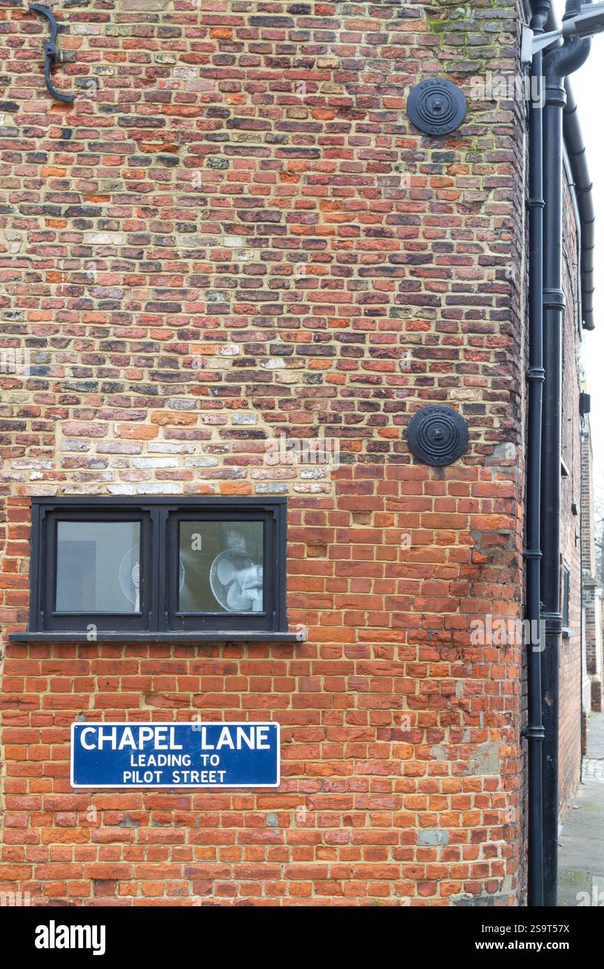 Cast iron spreader plates hi-res stock photography and images - Alamy