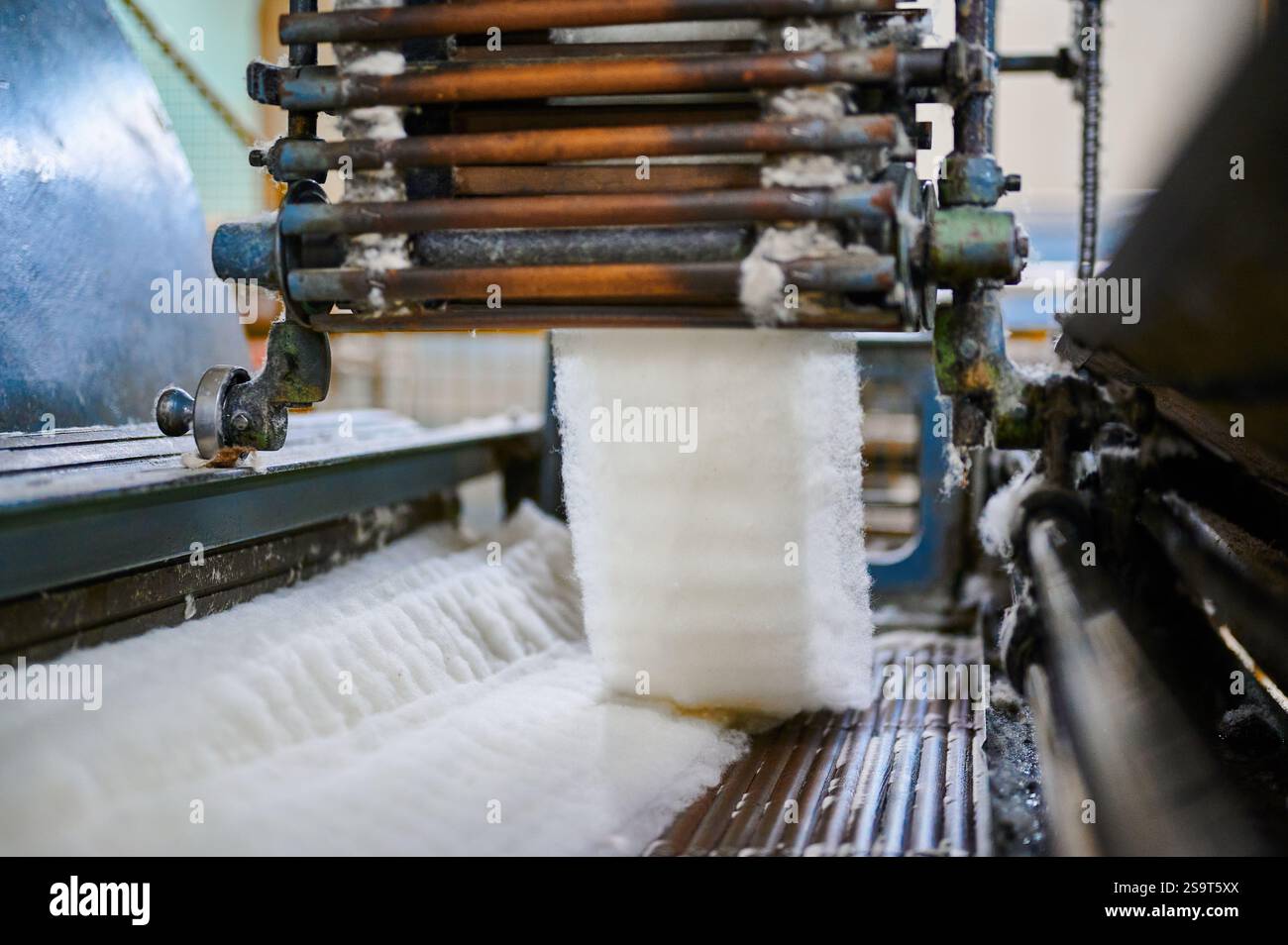 Innovative felt tape laying machine efficiently shaping textile fabric ...