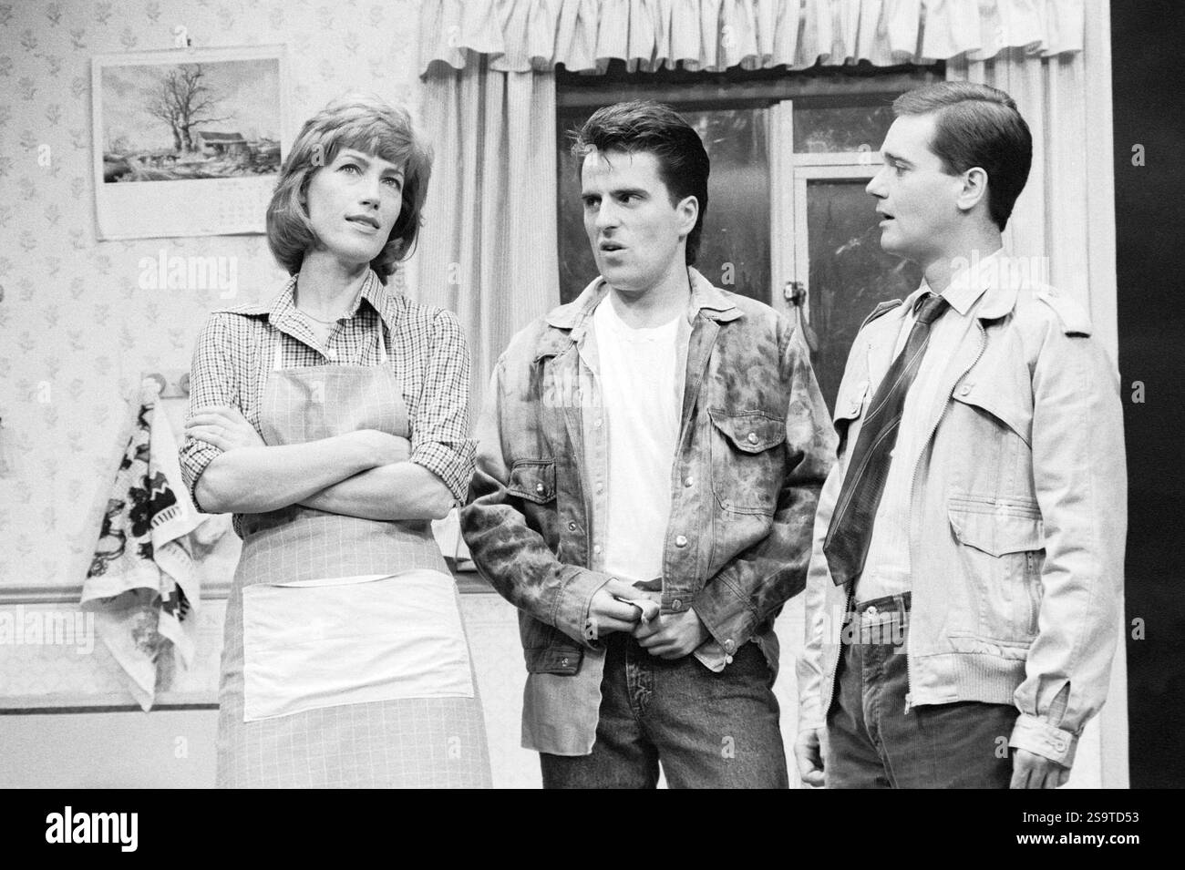 l-r: Kiki Dee (Mrs Johnstone), Con O'Neill (Mickey Johnstone), Robert ...