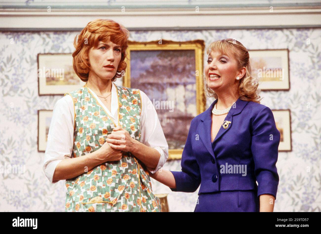 l-r: Kiki Dee (Mrs Johnstone), Joanne Zorian (Mrs Lyons) in BLOOD ...