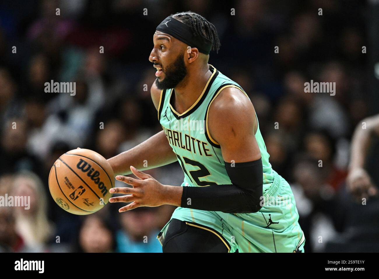 Charlotte Hornets forward Josh Okogie (12) brings the ball upcourt ...