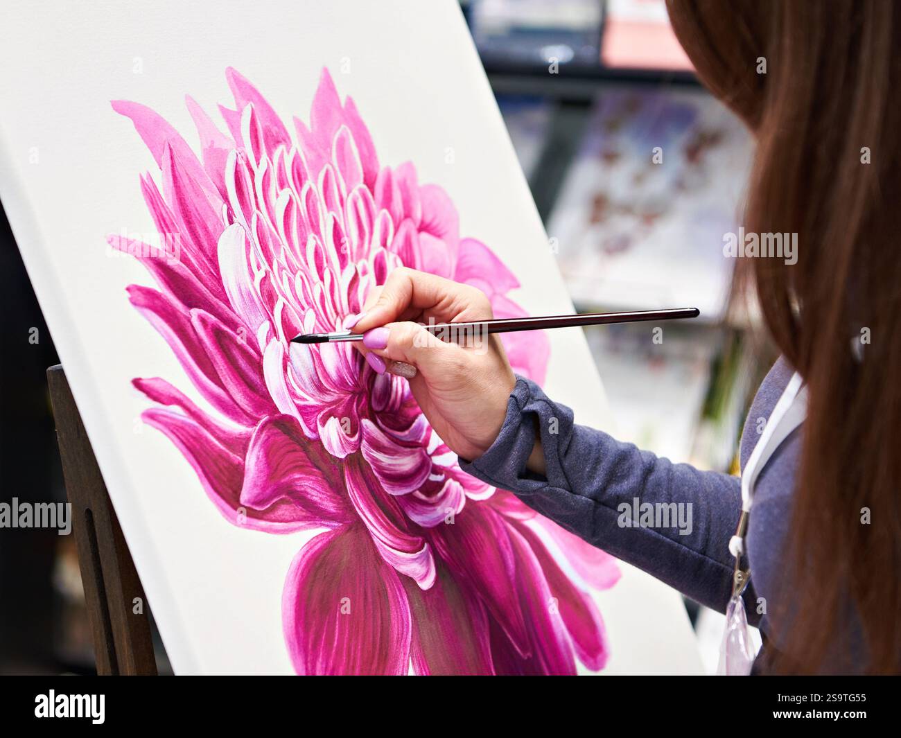 Girl drawing a flower hi-res stock photography and images - Alamy
