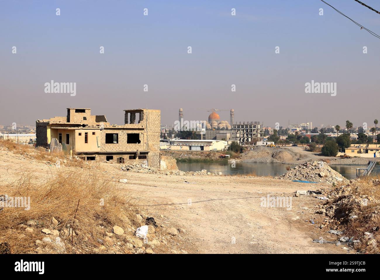 Mosul, Mossul in Iraq - November 17 2024: grand mosque in the city ...