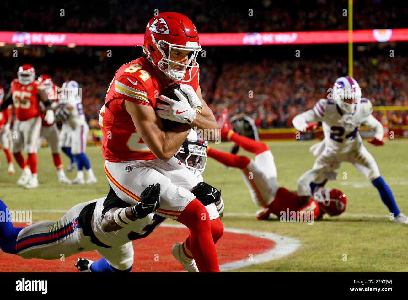 Kansas City Chiefs wide receiver Justin Watson (84) catches a pass for ...