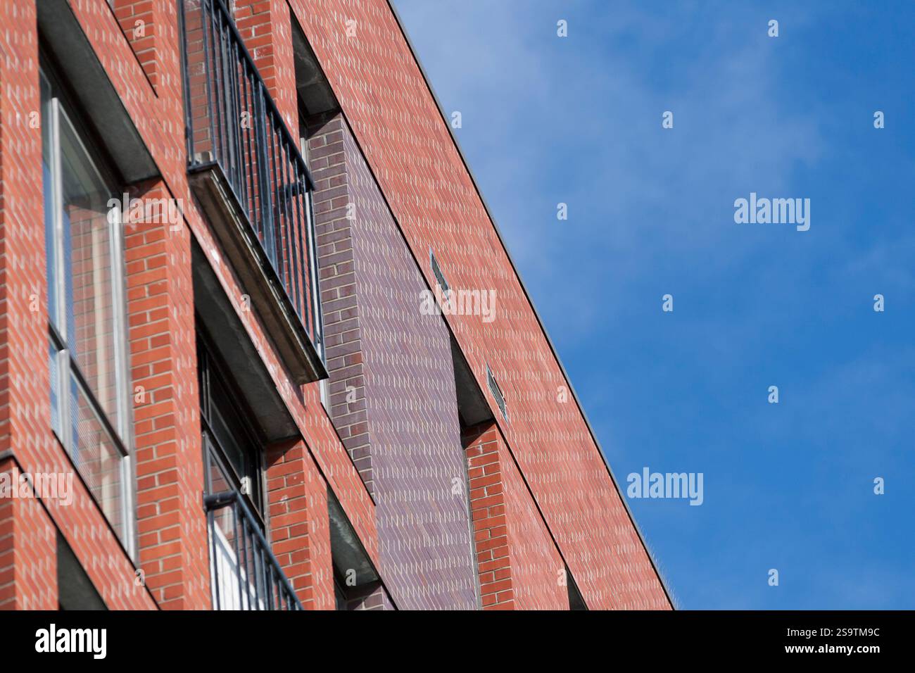 High rise apartment building made brick hi-res stock photography and ...