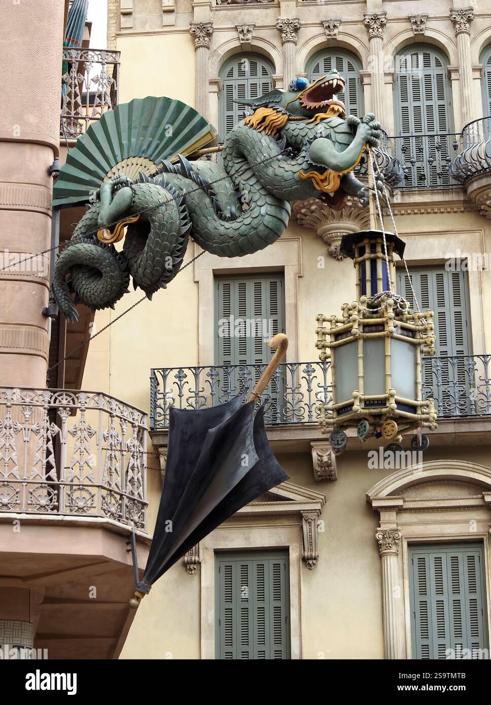 Casa Bruno Cuadros, Eclectic,modernist house by Josep Vilaseca ...