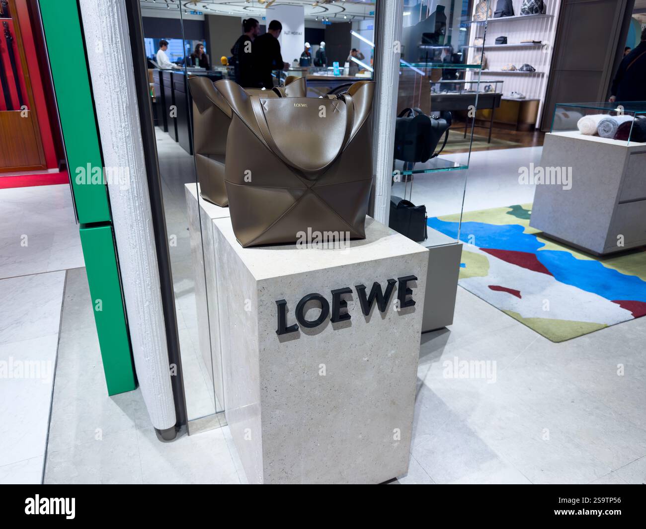 Elegant showcase of a luxury bag in a stylish retail environment Stock ...