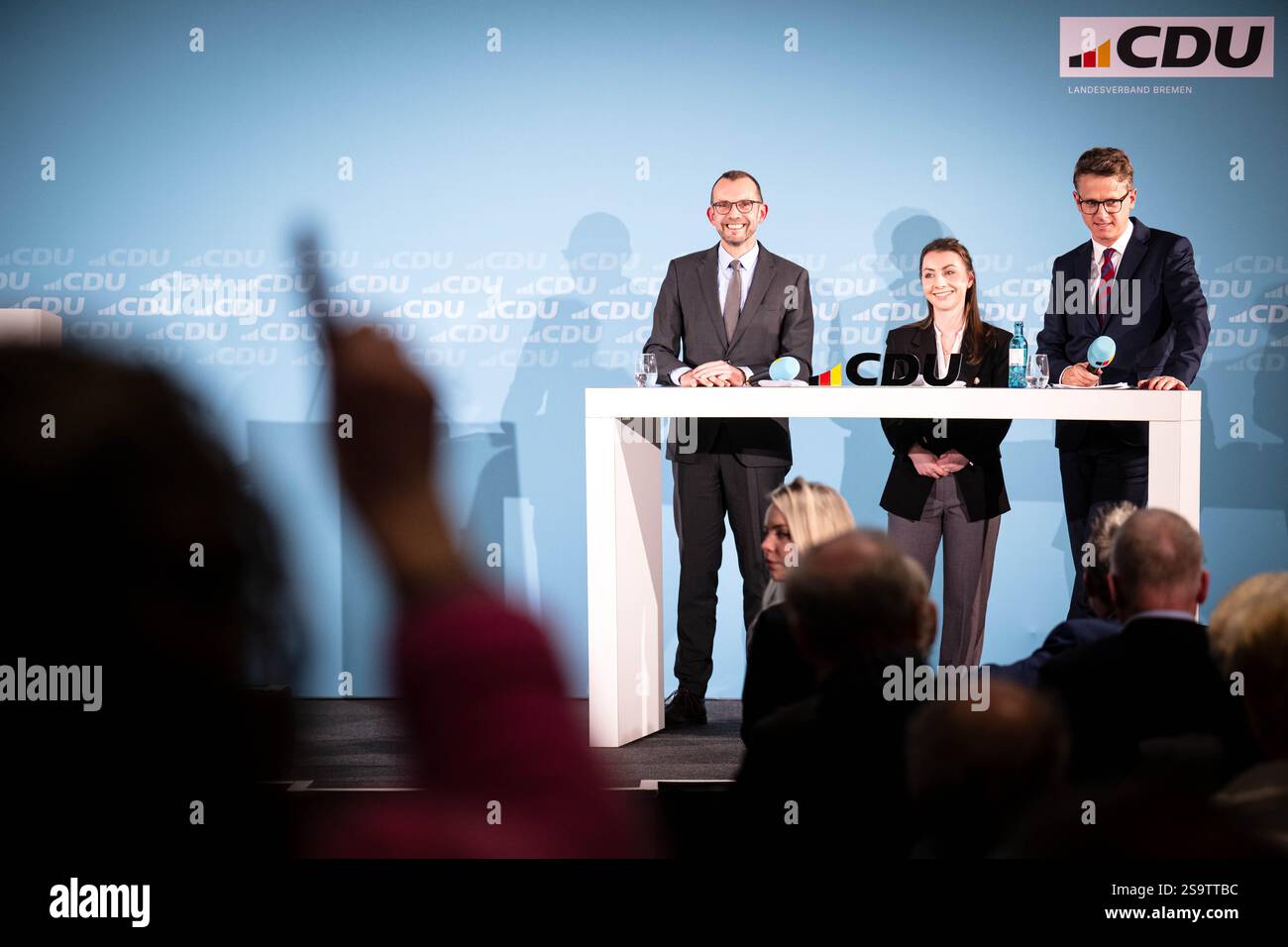 Bremen, Germany. 27th Jan, 2025. Carsten Linnemann (r-l), CDU General ...