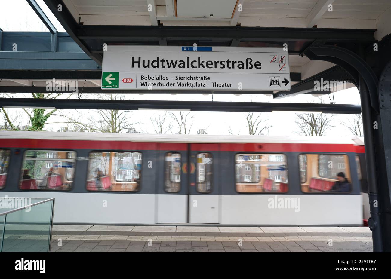 Hamburg, Germany. 24th Jan, 2025. A subway train on line U3 arrives at ...