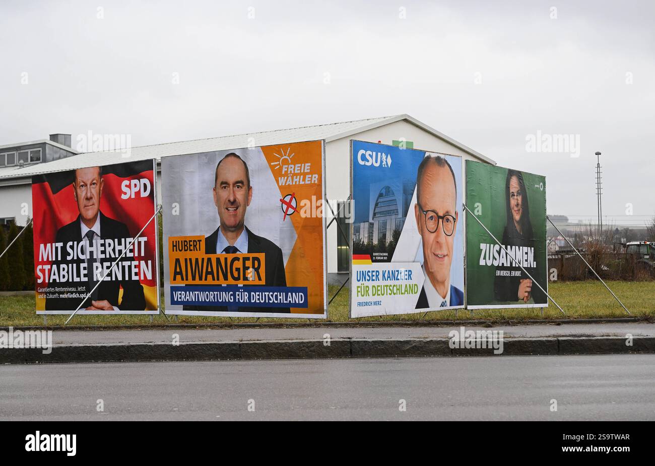 24.01.2025, xjrdrx, Politik Bundestagswahl 2025, Wahlplakate in Bayern ...