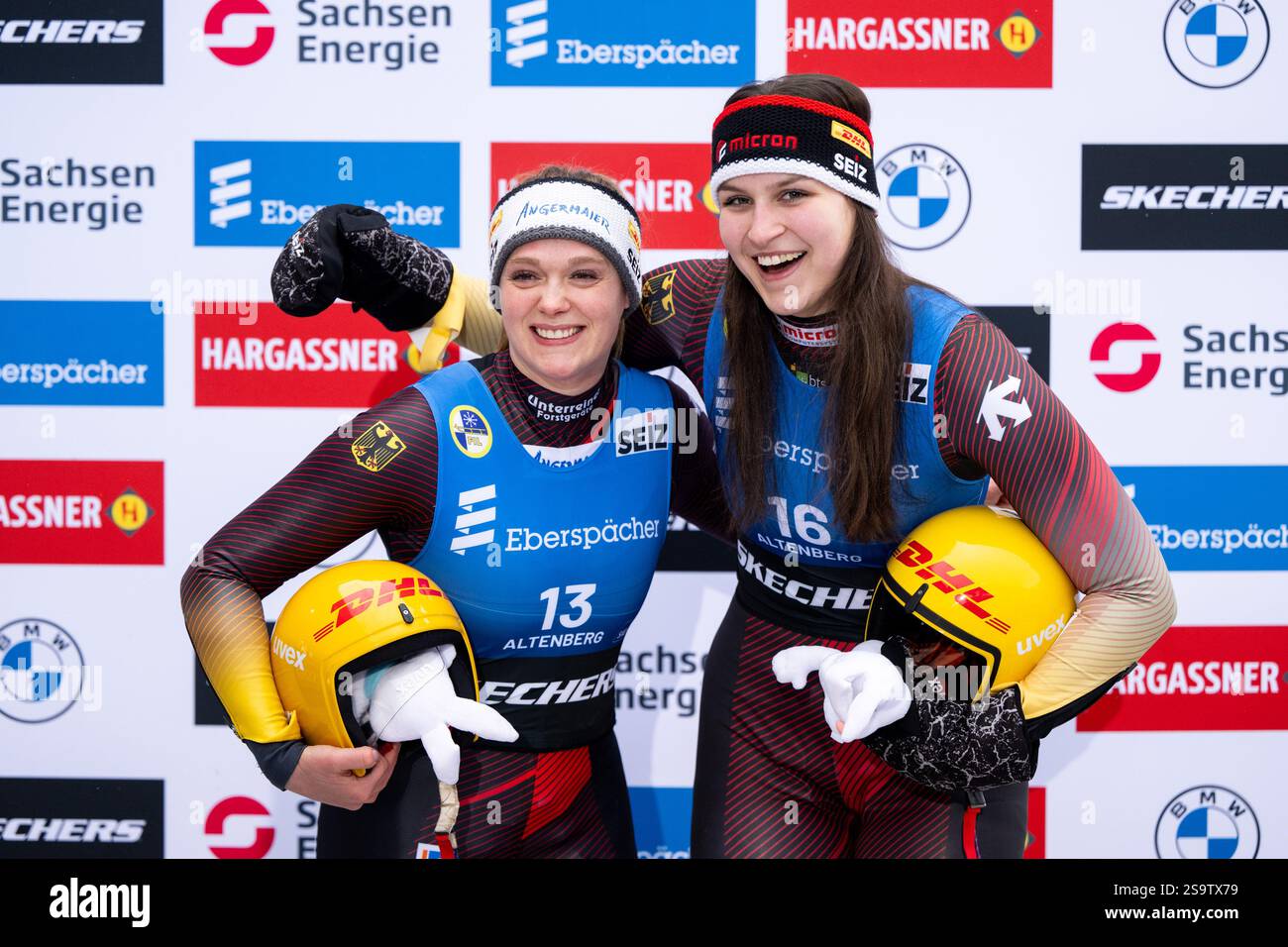 Anna Berreiter (Deutschland), Merle Fraebel (Deutschland) jubeln ueber ...