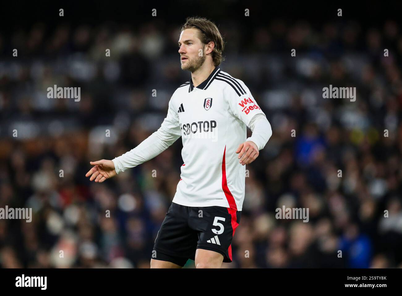 London, UK. 26th Jan, 2025. Fulham defender Joachim Andersen (5) during ...