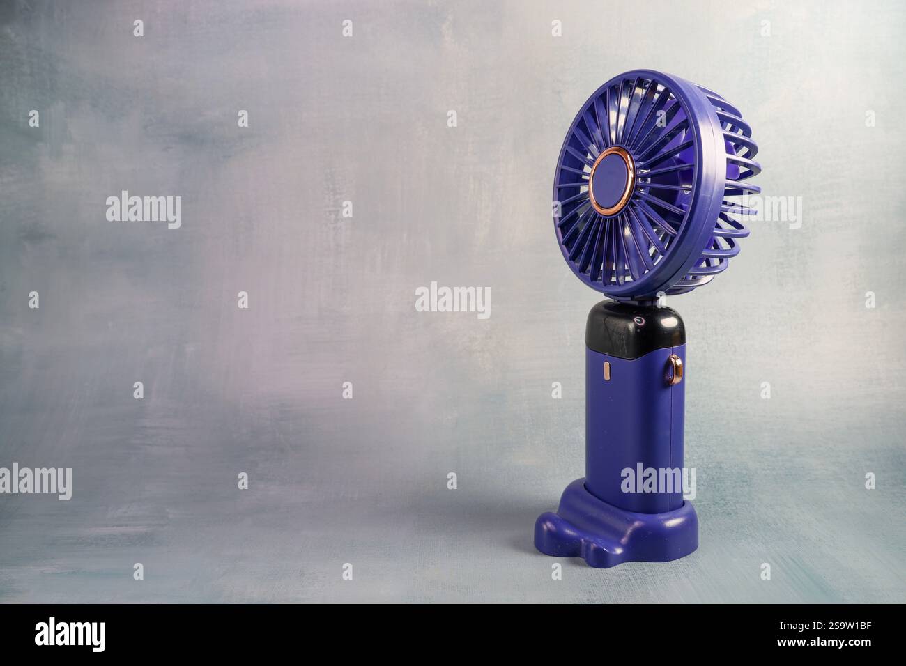 Half profile fan hi-res stock photography and images - Alamy
