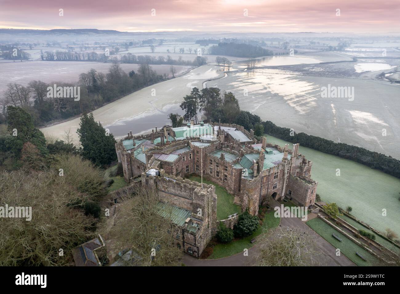 Berkeley Castle in Gloucestershire, England UK Stock Photo - Alamy