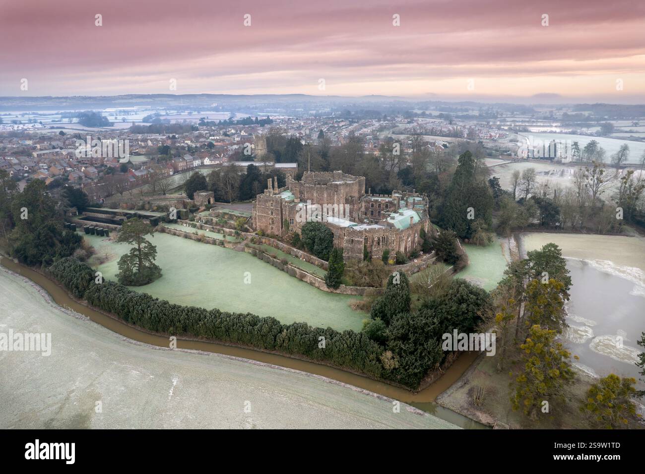 Berkeley Castle in Gloucestershire, England UK Stock Photo - Alamy