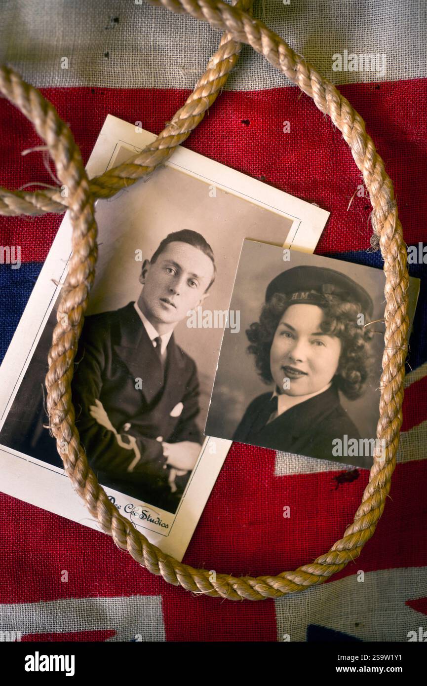 Wartime family life hi-res stock photography and images - Alamy