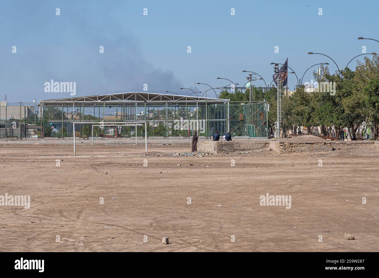 Side street in city centre, Basrah, Iraq Stock Photo - Alamy