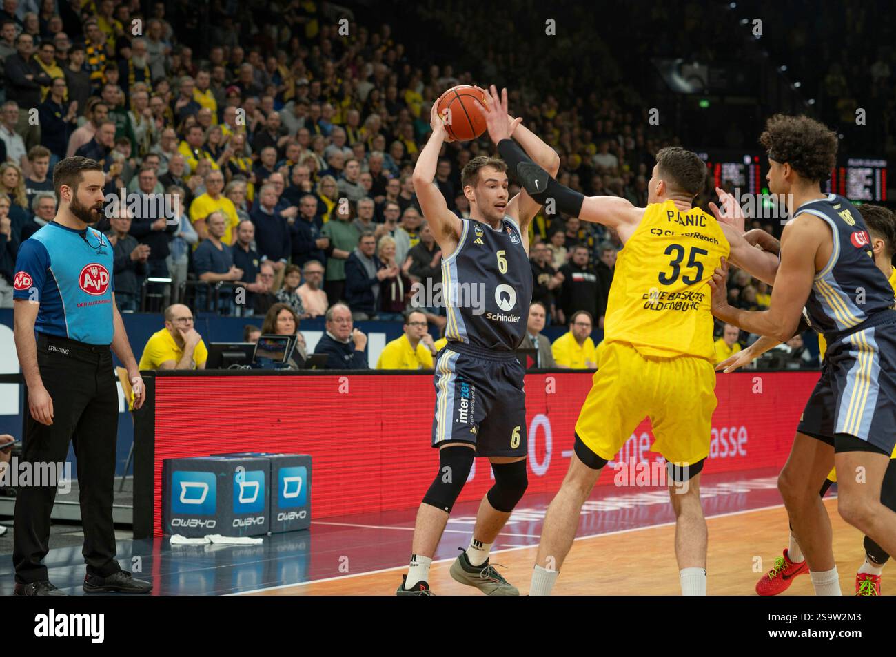27.01.2025, EWE Arena, Oldenburg, GER, easy Credit-BBL, EWE Baskets ...