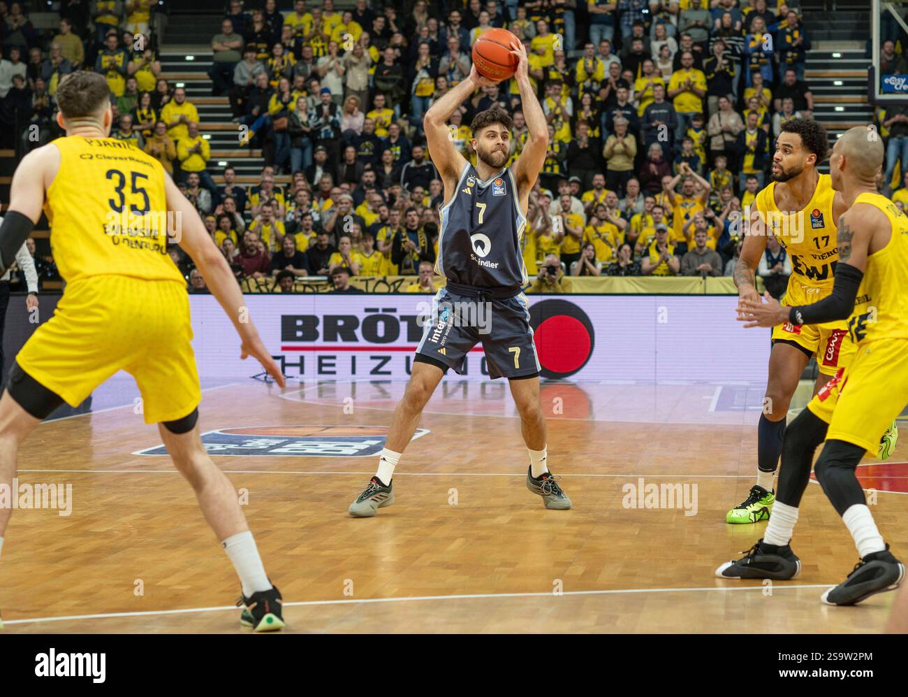 27.01.2025, EWE Arena, Oldenburg, GER, easy Credit-BBL, EWE Baskets ...