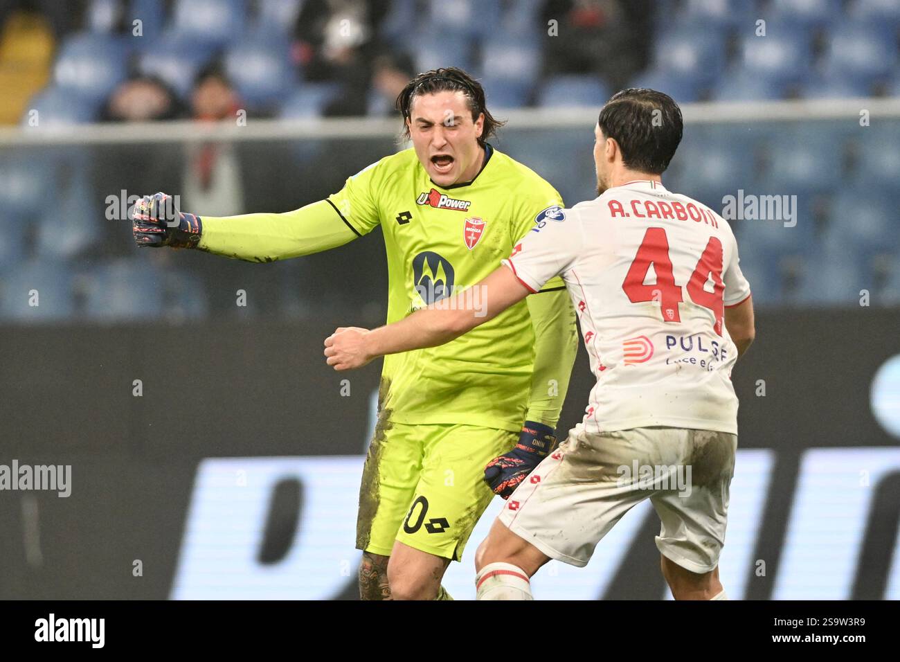 Genova, Italia. 27th Jan, 2025. AC Monza's goalkeeper Stefano Turati ...