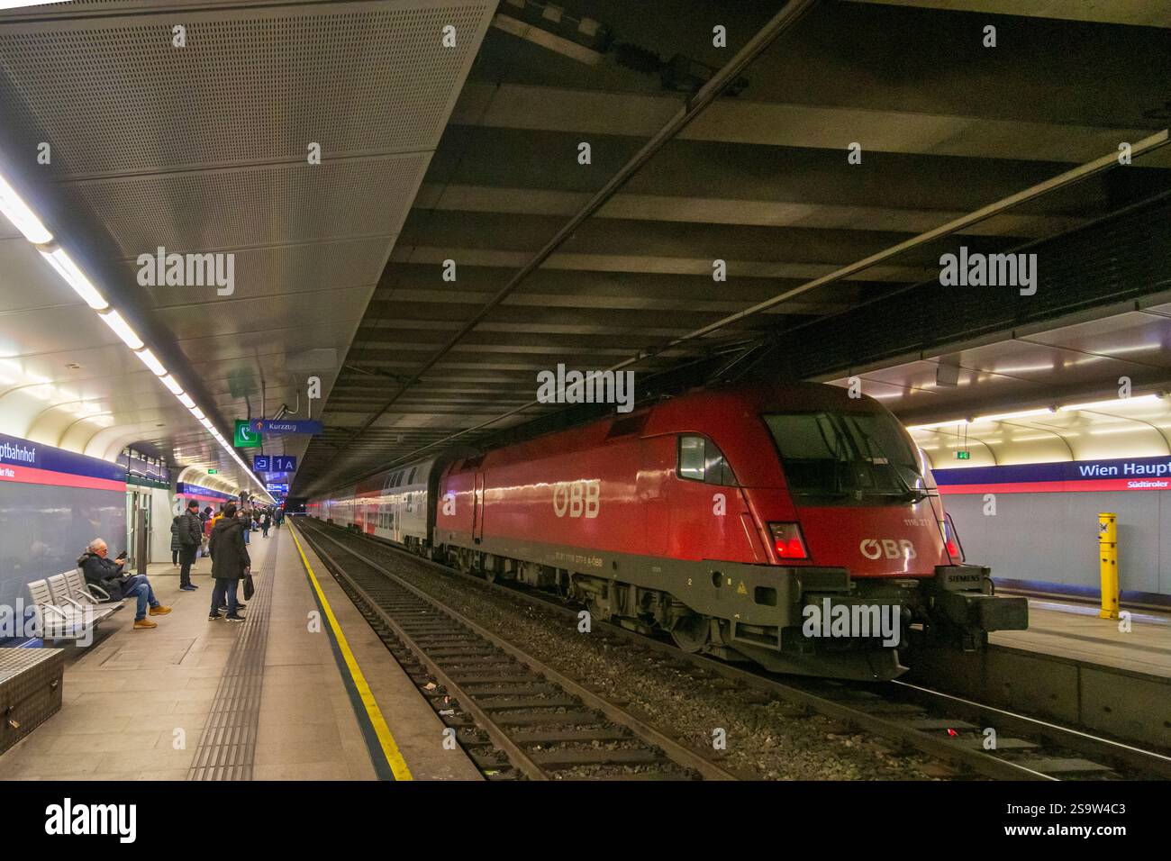 Vienna: platform 1 in tunnel of station Wien Hauptbahnhof, REX double ...