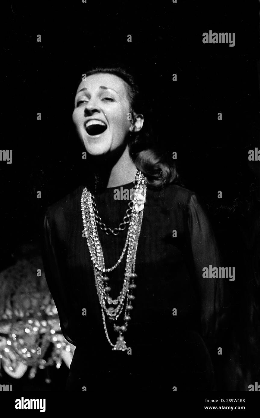 Argentine singer and teacher Dina Rot (Dina Gutkin Saposnik) during a ...