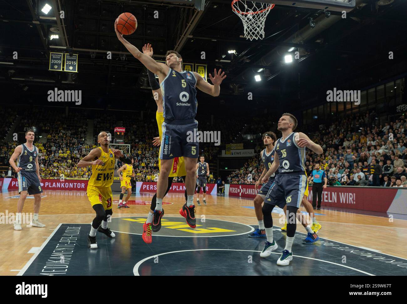 27.01.2025, EWE Arena, Oldenburg, GER, easy Credit-BBL, EWE Baskets ...